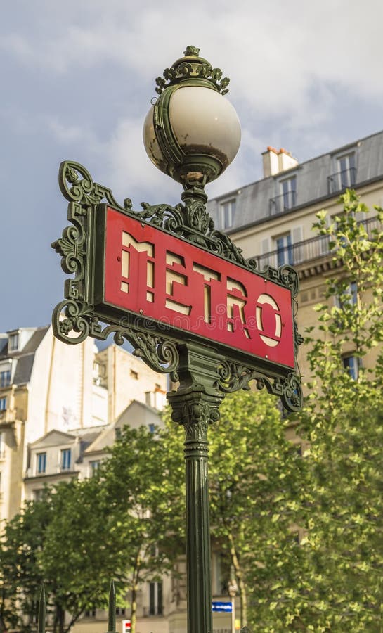 Entry in the Paris metro editorial image. Image of city - 73150225