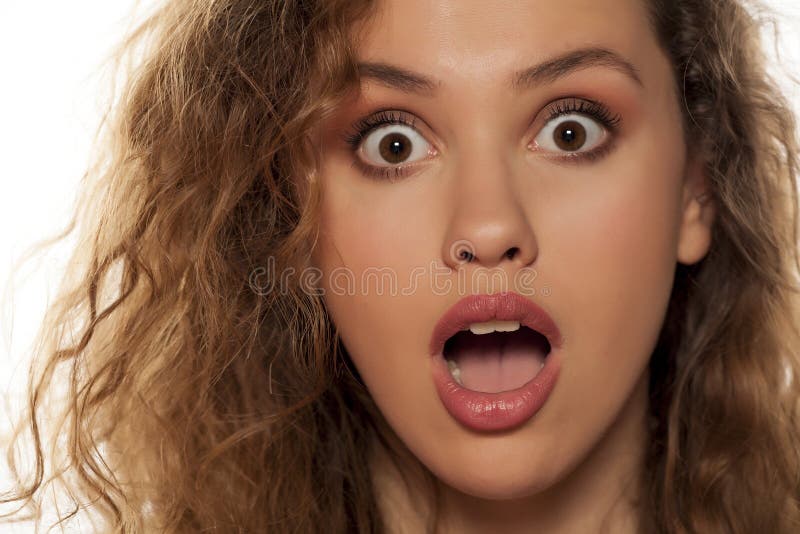 Frau mit offenem Mund stockfoto. Bild von offenem, frau - 137571862