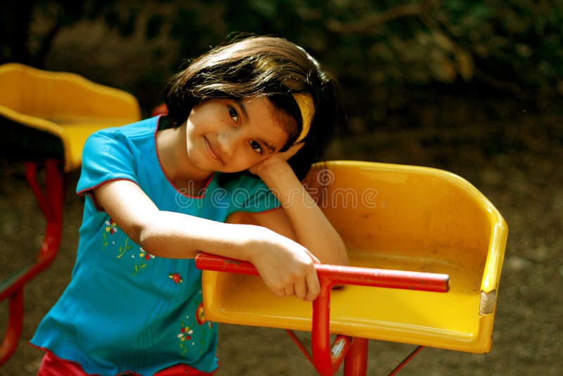 Entspanntes Kind stockbild. Bild von glücklich, asiatisch - 1924353