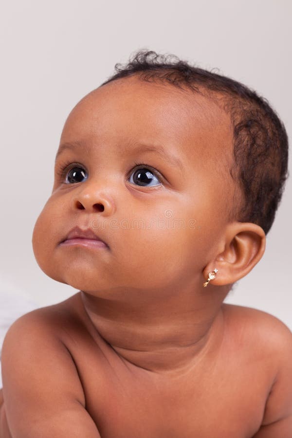 Nettes Afroamerikaner-Baby stockbild. Bild von entzückend - 20784157 Nettes Afroamerikaner-Baby stockbild. Bild von entzückend - 20784157