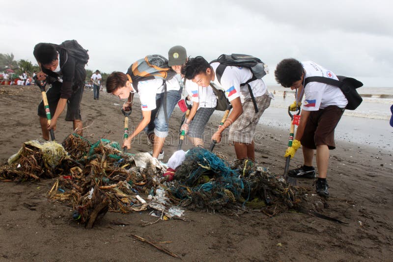 Environmental Clean Up Editorial Image - Image: 26958545