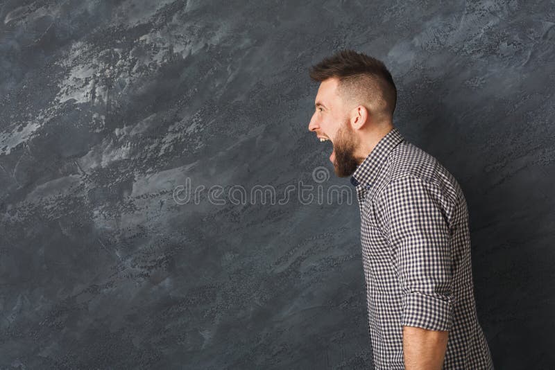 Equipaggi L'espressione Della Rabbia, Ritenendo Furioso, Gridante ...