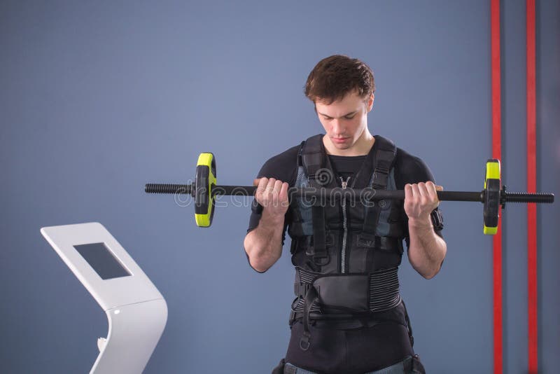 Equipe Dar Certo O Treinamento Com Close Up Do Barbell, Pose Do EMS Do ...