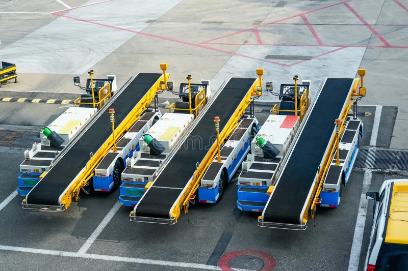 Equipment of Three Vehicle Machine for Loading and Unloading Luggage on ...