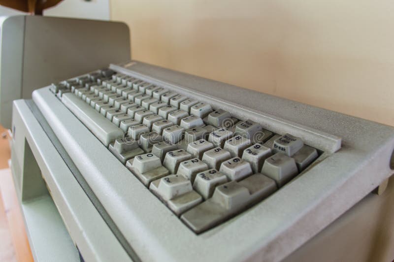 Computadora De Escritorio Vieja Imagen de archivo - Imagen de ...