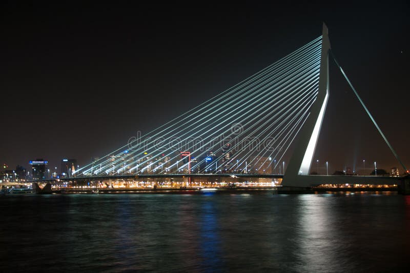 Erasmusbrug editorial photo. Image of nacht, erasmusbrug - 102507746