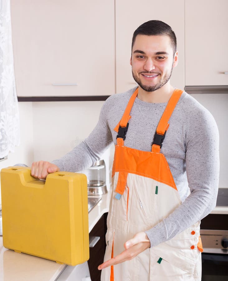 Erfahrener Handwerker Mit Werkzeugkasten Stockfoto - Bild von ...