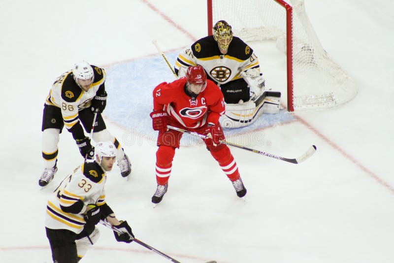 Eric Staal editorial photography. Image of carolina, league - 93977537