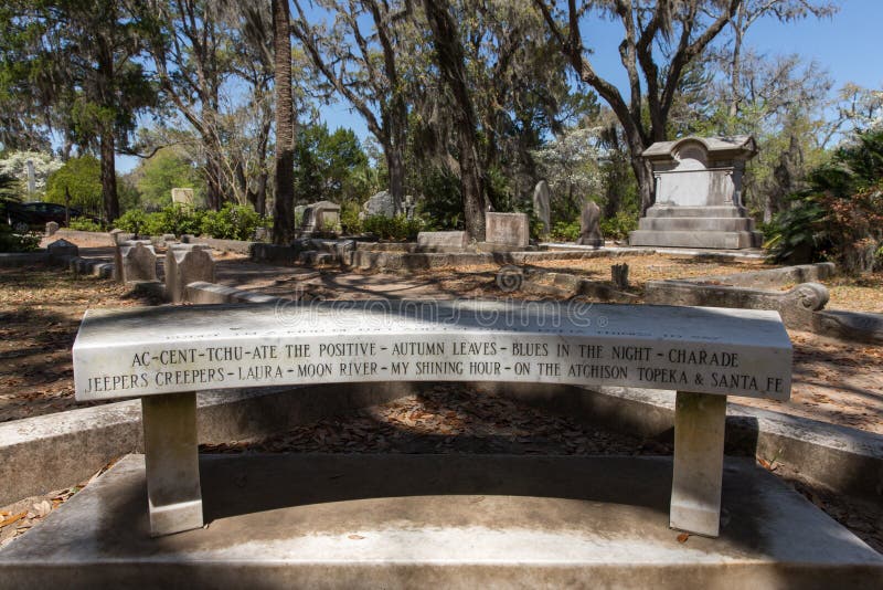 Erinnerungsbank Bei Johnny Mercer Gravesite Redaktionelles Bild - Bild ...