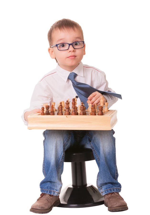 Ernstes Kind, Das Schach Spielt Stockbild - Bild von freizeit ...