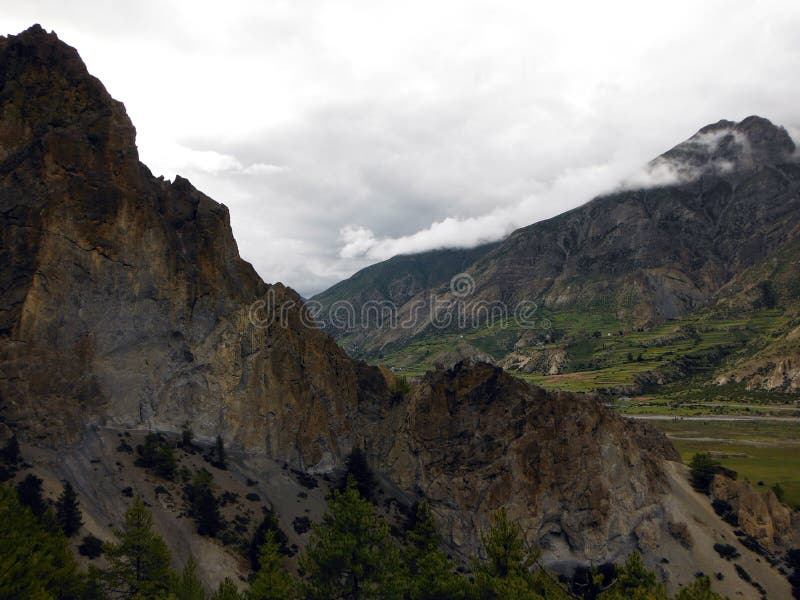 Erodera Bergskedja I En Himalayan Dal Arkivfoto - Bild av landskap ...