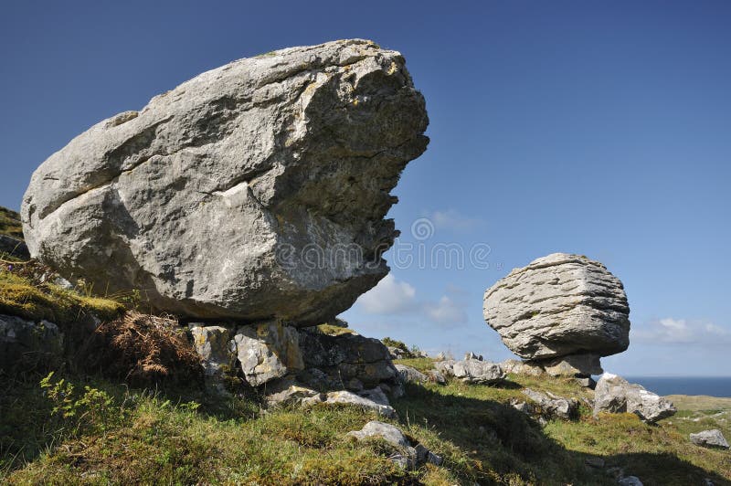 Errático Glacial En Polonia Foto de archivo - Imagen de diablo ...