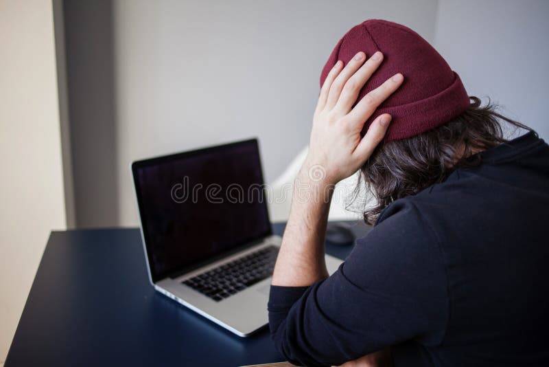 Erros E Erros No Desenvolvimento Um Programador Novo No Local De ... Erros E Erros No Desenvolvimento Um Programador Novo No Local De ...