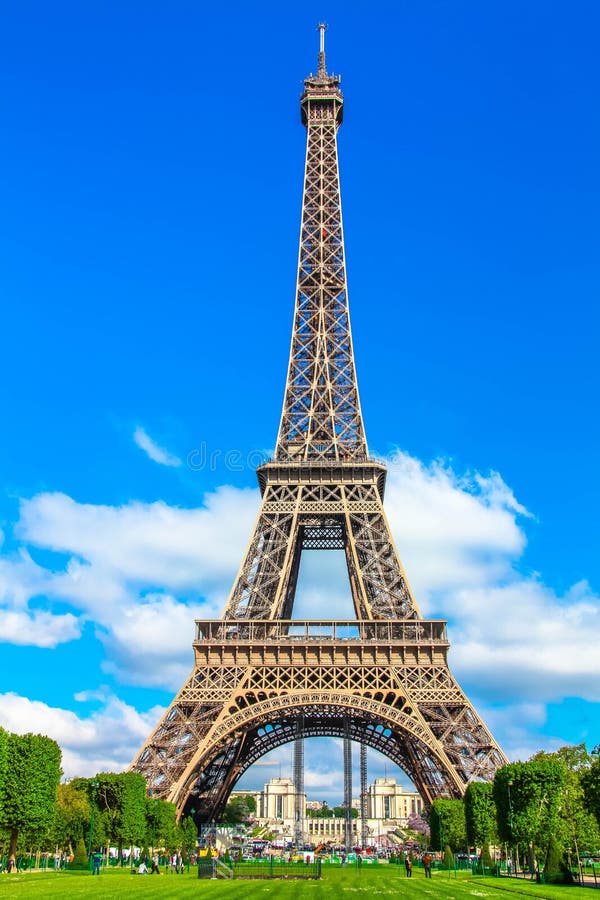 Erstaunlicher Schöner Eiffelturm in Paris Redaktionelles ...