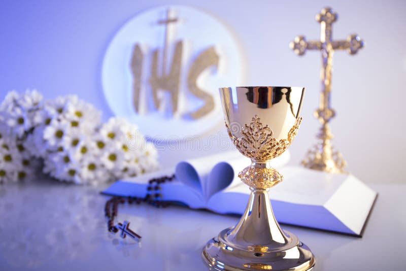 Erste heilige Kommunion stockbild. Bild von beten, heilig - 93406531