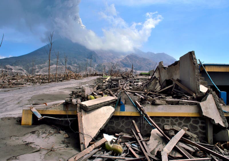 Eruption of Mount Merapi in Yogyakarta, Indonesia. Stock Photo - Image ...