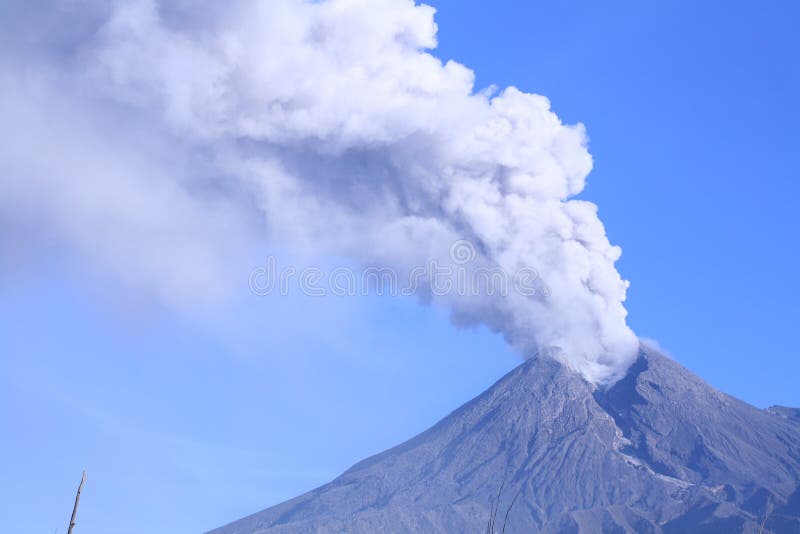 Eruption of Mount Merapi in November 2010 Stock Image - Image of danger ...