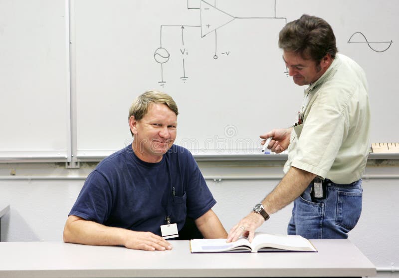 Erwachsener Ed - Stolz stockbild. Bild von tafel, männer - 2732499