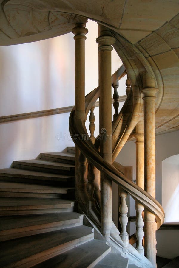 Escada circular foto de stock. Imagem de pedra, arquitetura - 35595158
