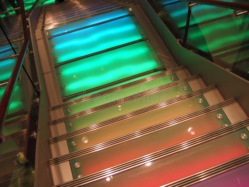 Escadas coloridas imagem de stock. Imagem de vidro, fresco - 559167