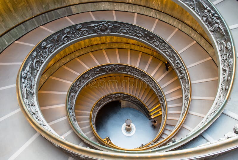 Escadas Espirais Dos Museus Do Vaticano No Vaticano, Roma Foto ...