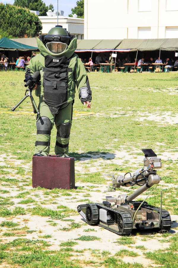 Photos de Robot De Déminage - Photos de stock gratuites et libres de ...