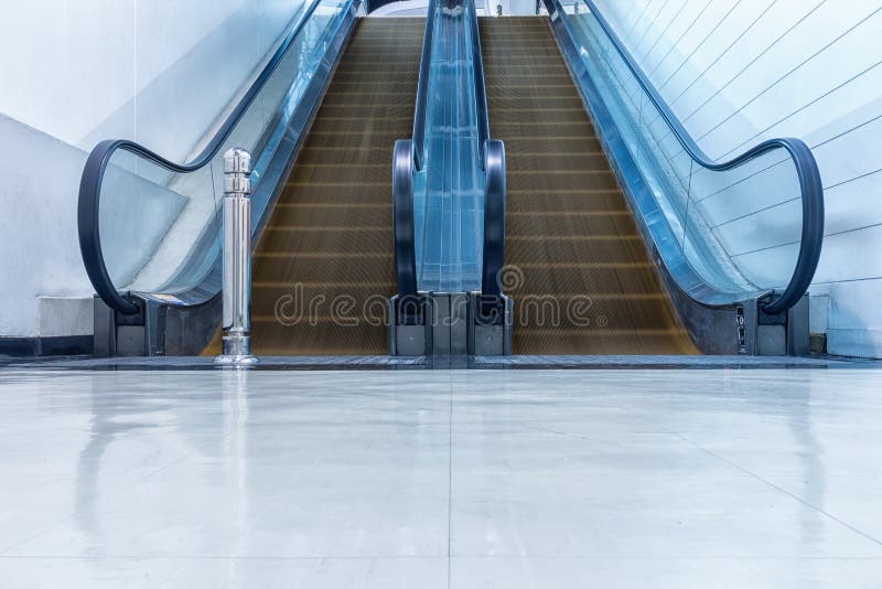 Escalator in Department Store Stock Image - Image of centre, busy: 10982107