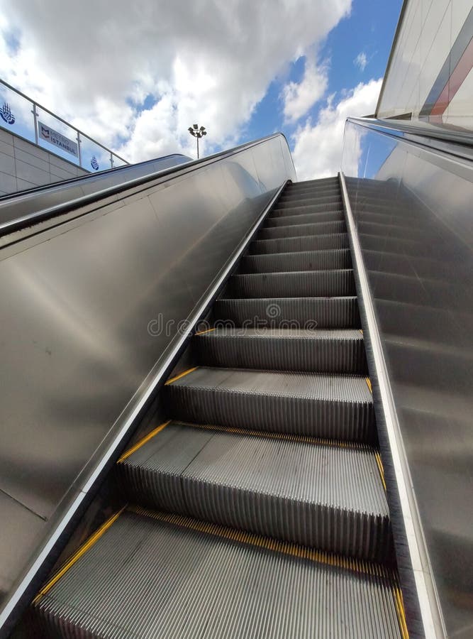 Escalator editorial stock image. Image of shopping, design - 155250334