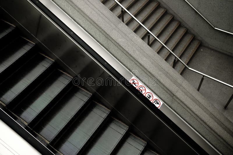 Escalator Guidelines. Signs on an Escalator, Warning Sign Stock Photo ...