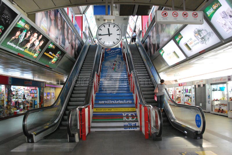 Escalator editorial photo. Image of station, escalator - 53298141