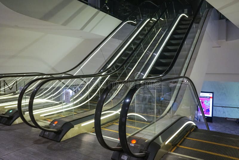473 Escalator Side View Stock Photos - Free & Royalty-Free Stock Photos ...