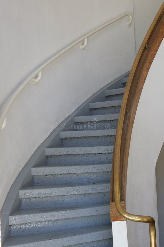 Escalera concreta foto de archivo. Imagen de madera, concreto - 1161748