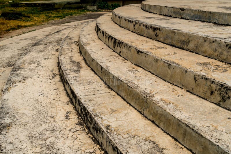 Escalera Concreta De La Grava De La Curva Foto de archivo - Imagen de ...