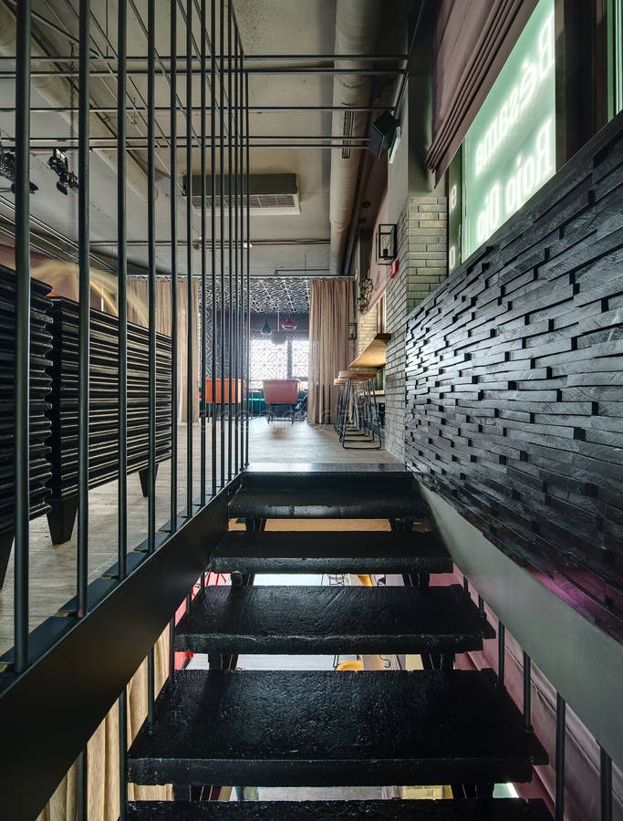 Escalera en restaurante imagen de archivo. Imagen de butaca - 72330675