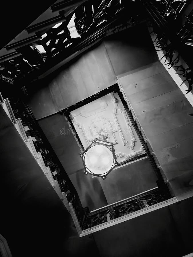 Escalera Real foto de archivo. Imagen de castillo, escalera - 163410614