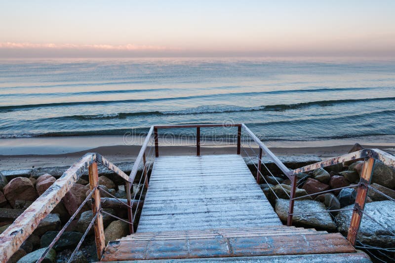 Escalier Aboutissant Vers La Mer Photo stock - Image du plage, hiver ...