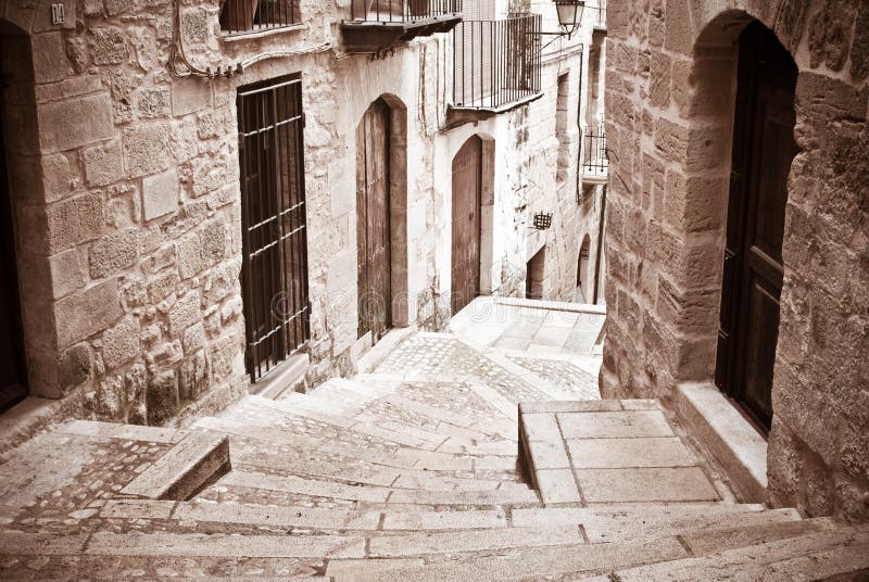 Escalier en pierre photo stock. Image du escarpé, opérations - 28018982