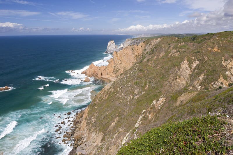 Escarpado foto de archivo. Imagen de exterior, playa, cabo - 1550976