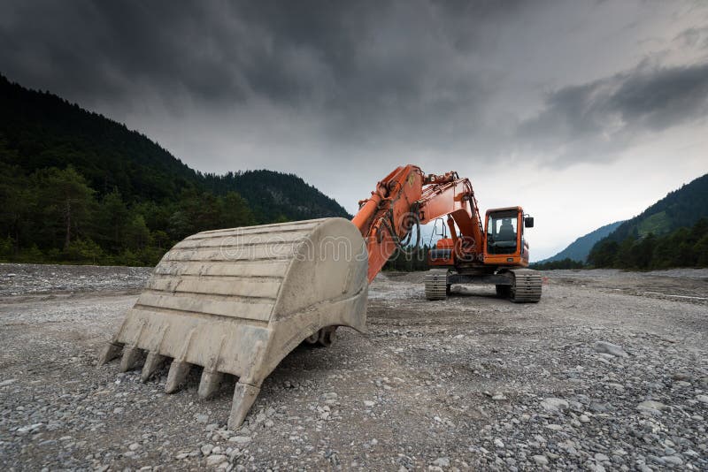Escavador enorme foto de stock. Imagem de pesado, cascalho - 32434608