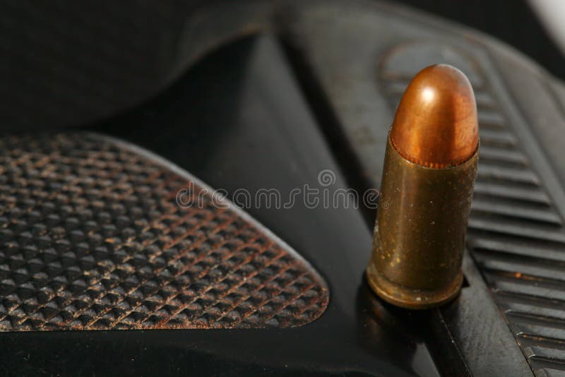 Escena De La Bala Y Del Arma Foto de archivo - Imagen de sombra, escena ...