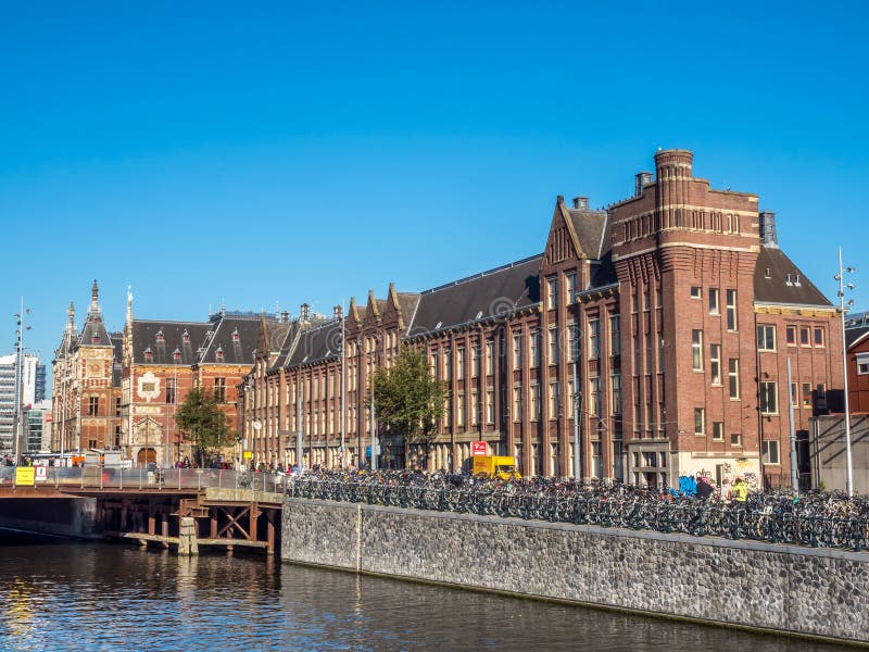 Escena De La Ciudad De Amsterdam Imagen de archivo editorial - Imagen ...