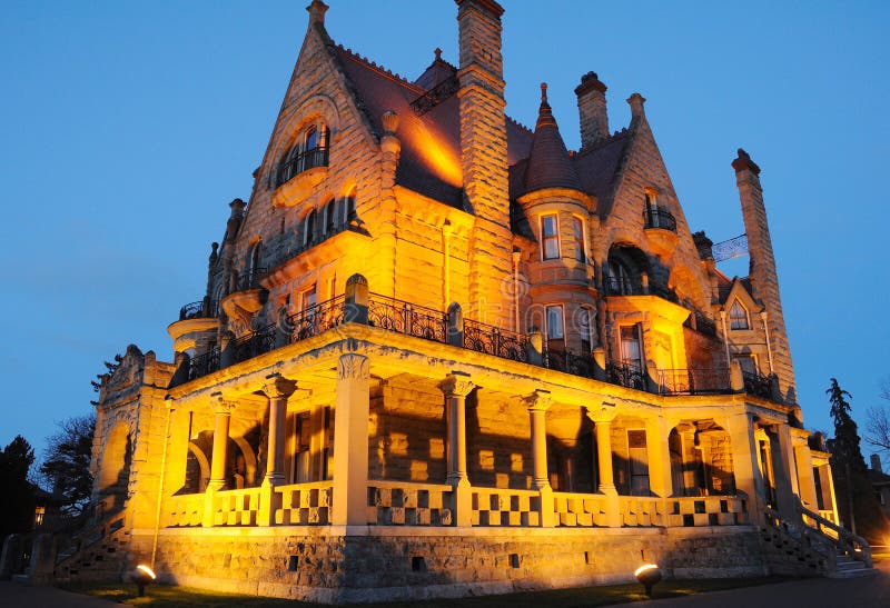 Escena De La Noche Del Castillo Imagen de archivo - Imagen de ciudad ...