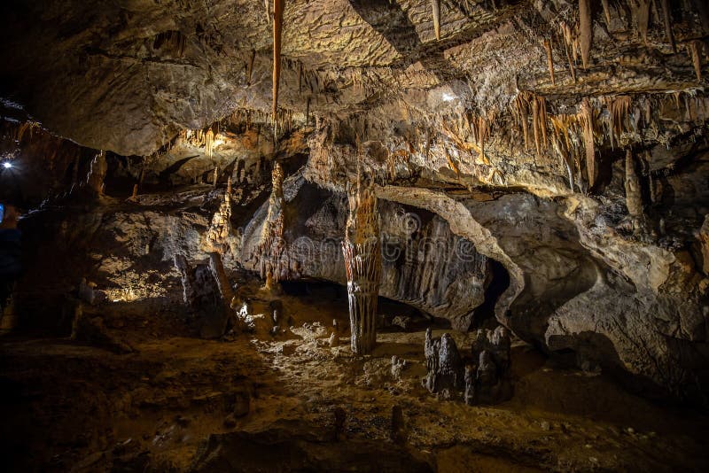 Escena Interior De La Cueva Imagen de archivo - Imagen de adentro ...