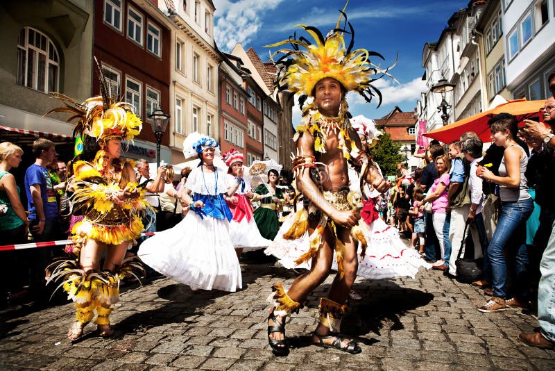 Escenas de la samba imagen editorial. Imagen de traje - 20684840