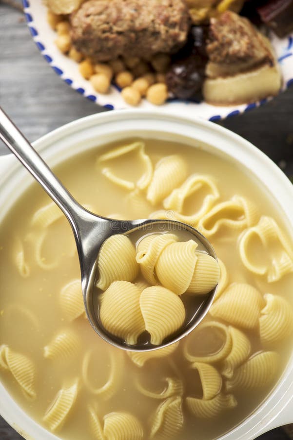 Escudella E Dolla Del Cairn Tipico Della Catalogna Fotografia Stock ...