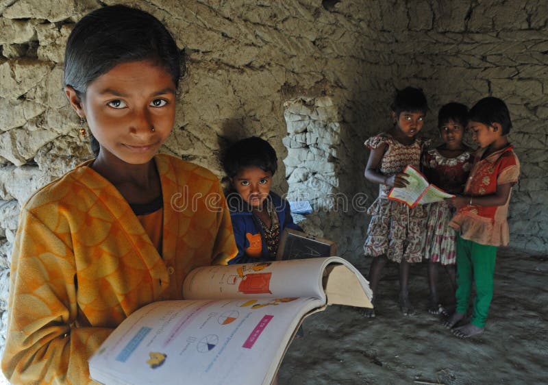 Escuela rural imagen editorial. Imagen de fango, pobre - 46452885