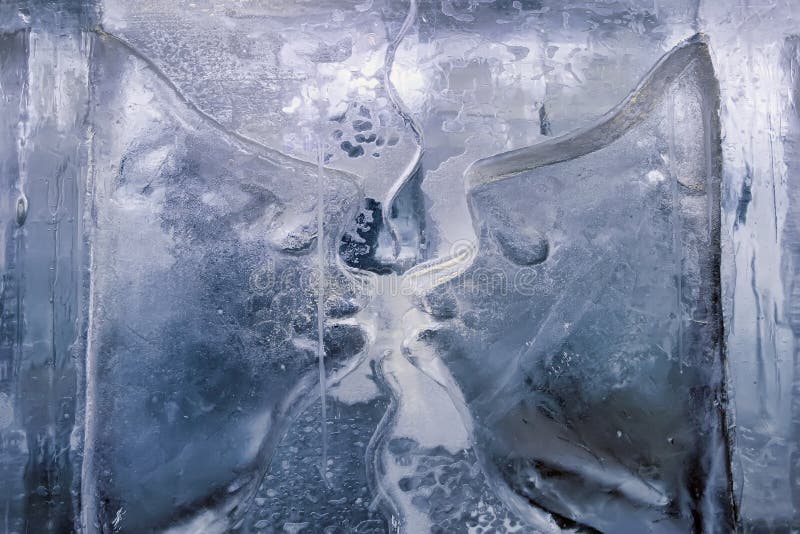 Escultura De Gelo Num Bar De Gelo Imagem Editorial - Imagem de frio ...