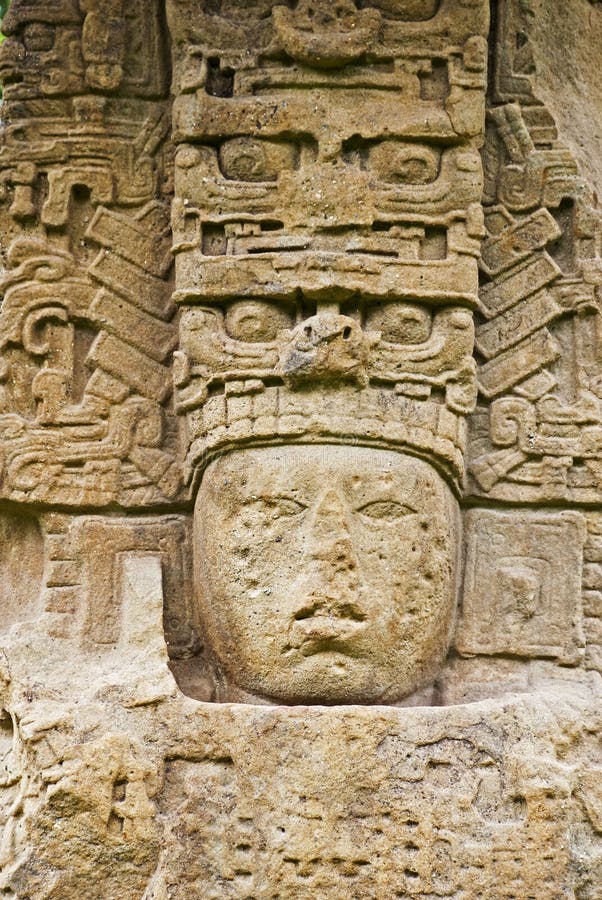 Escultura Maya En Guatemala Imagen de archivo - Imagen de vertical ...
