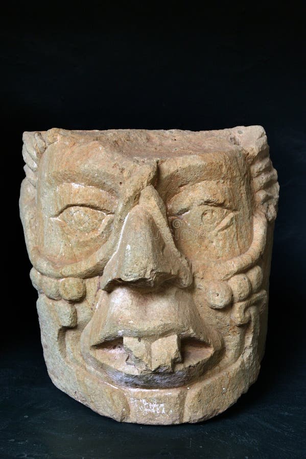 Escultura Maya Antigua Fotos de archivo - Imagen: 7158943