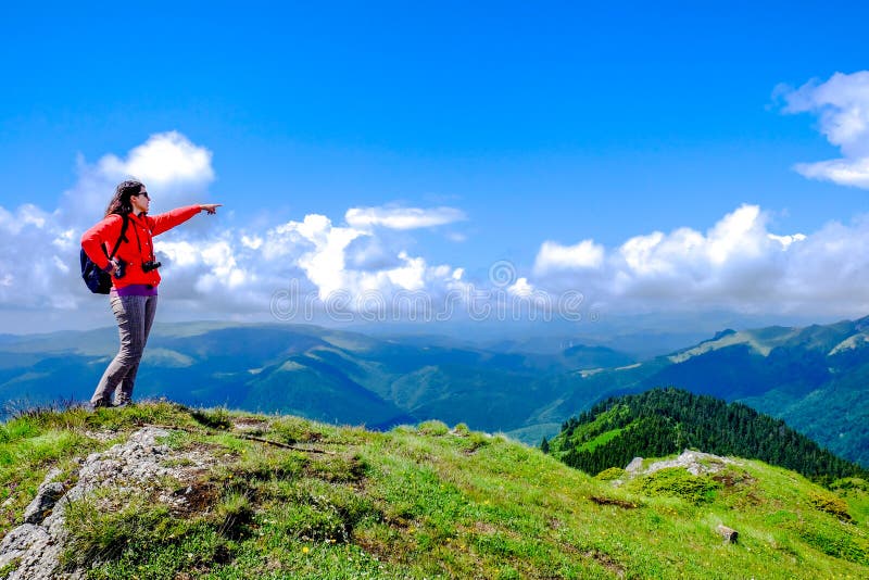 Escursione Della Cima Della Montagna Immagine Stock - Immagine di ...